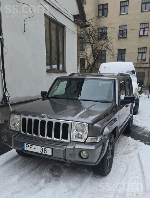 Grey Jeep Commander 2007 in Riga, with an engine capacity of 3.00 L and mileage of 325 thousand km for 6700 €, photo 2 on AUTOMOTO.COM.LV