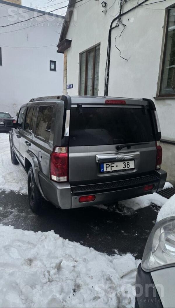 Grey Jeep Commander 2007 in Riga, with an engine capacity of 3.00 L and mileage of 325 thousand km for 6700 €, photo 3 on AUTOMOTO.COM.LV