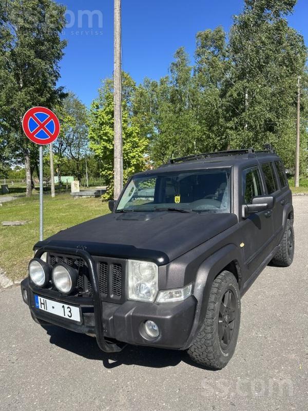 Pelēks Jeep Commander 2007 Rīga, ar dzinēja tilpumu 4.70 L un nobraukumu 270 tūkst. km par 4500 €, foto 1 vietnē AUTOMOTO.COM.LV