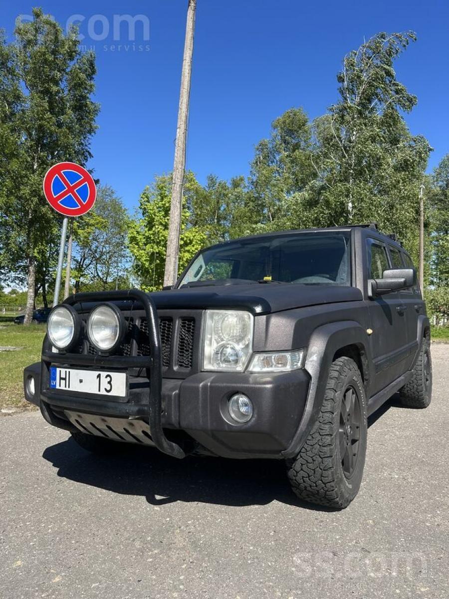 Grey Jeep Commander 2007 in Riga, with an engine capacity of 4.70 L and mileage of 270 thousand km for 4500 €, photo 3 on AUTOMOTO.COM.LV