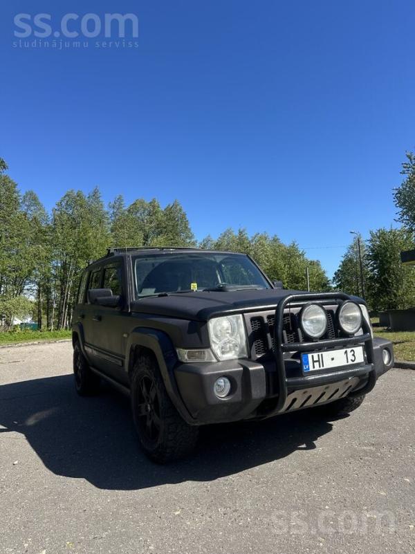 Pelēks Jeep Commander 2007 Rīga, ar dzinēja tilpumu 4.70 L un nobraukumu 270 tūkst. km par 4500 €, foto 3 vietnē AUTOMOTO.COM.LV