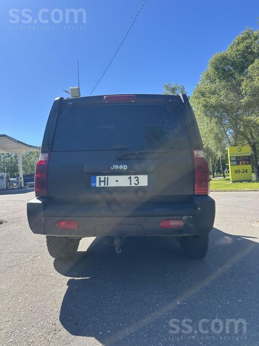 Grey Jeep Commander 2007 in Riga, with an engine capacity of 4.70 L and mileage of 270 thousand km for 4500 €, photo 7 on AUTOMOTO.COM.LV
