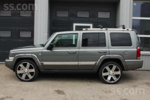 Grey Jeep Commander 2008 in Riga, with an engine capacity of 3.00 L and mileage of 0 thousand km for 8990 €, photo 4 on AUTOMOTO.COM.LV