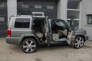 Grey Jeep Commander 2008 in Riga, with an engine capacity of 3.00 L and mileage of 0 thousand km for 8990 €, photo 10 on AUTOMOTO.COM.LV