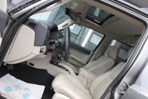 Grey Jeep Commander 2008 in Riga, with an engine capacity of 3.00 L and mileage of 0 thousand km for 8990 €, photo 17 on AUTOMOTO.COM.LV