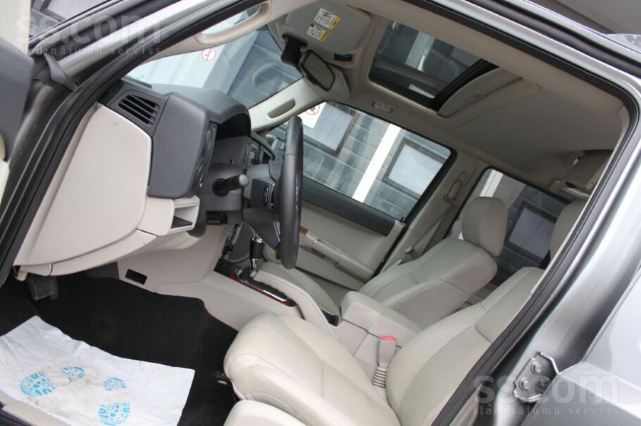 Grey Jeep Commander 2008 in Riga, with an engine capacity of 3.00 L and mileage of 0 thousand km for 8990 €, photo 17 on AUTOMOTO.COM.LV