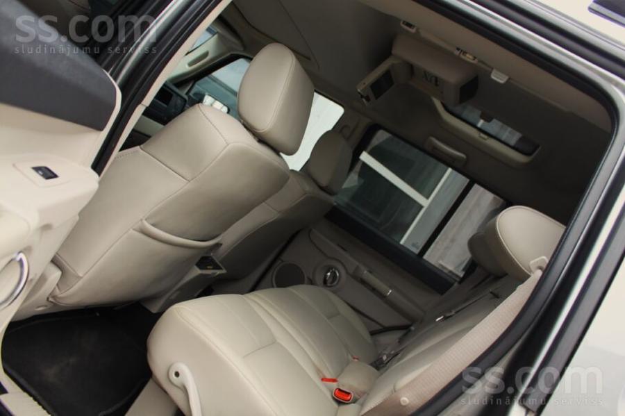 Grey Jeep Commander 2008 in Riga, with an engine capacity of 3.00 L and mileage of 0 thousand km for 8990 €, photo 19 on AUTOMOTO.COM.LV