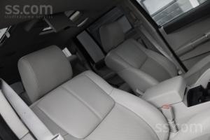 Grey Jeep Commander 2008 in Riga, with an engine capacity of 3.00 L and mileage of 0 thousand km for 8990 €, photo 24 on AUTOMOTO.COM.LV