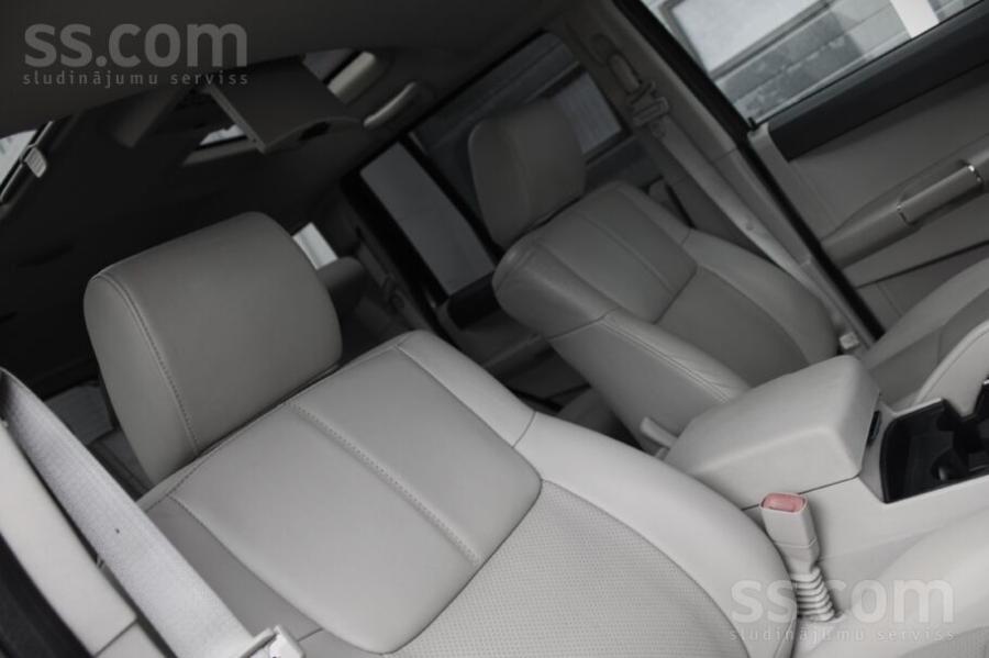 Grey Jeep Commander 2008 in Riga, with an engine capacity of 3.00 L and mileage of 0 thousand km for 8990 €, photo 24 on AUTOMOTO.COM.LV