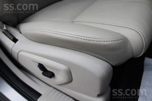Grey Jeep Commander 2008 in Riga, with an engine capacity of 3.00 L and mileage of 0 thousand km for 8990 €, photo 31 on AUTOMOTO.COM.LV