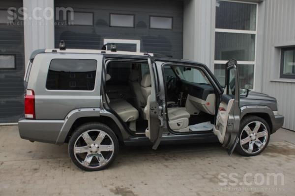 Grey Jeep Commander 2008 in Riga, with an engine capacity of 3.00 L and mileage of 0 thousand km for 8990 €, photo 10 on AUTOMOTO.COM.LV