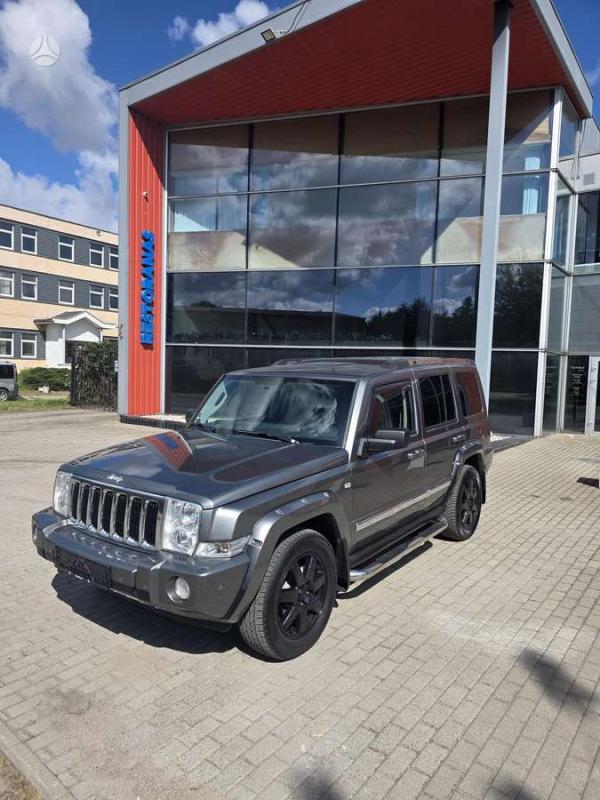 Pelēks Jeep Commander 2009 Marijampole, ar dzinēja tilpumu 3.00 L un nobraukumu 280 tūkst. km par 8000 €, foto 3 vietnē AUTOMOTO.COM.LV
