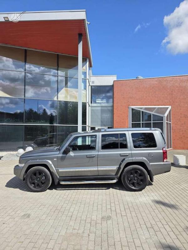 Pelēks Jeep Commander 2009 Marijampole, ar dzinēja tilpumu 3.00 L un nobraukumu 280 tūkst. km par 8000 €, foto 10 vietnē AUTOMOTO.COM.LV