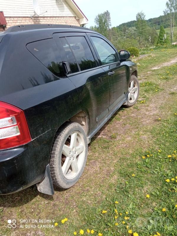 Black Jeep Compass 2007 in Kraslava, with an engine capacity of 1.90 L and mileage of 333 thousand km for 1650 €, photo 1 on AUTOMOTO.COM.LV