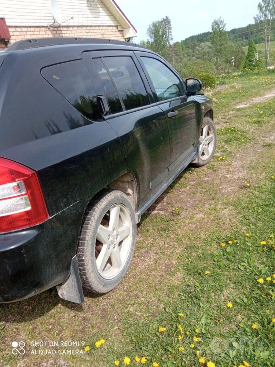 Black Jeep Compass 2007 in Kraslava, with an engine capacity of 1.90 L and mileage of 333 thousand km for 1650 €, photo 1 on AUTOMOTO.COM.LV