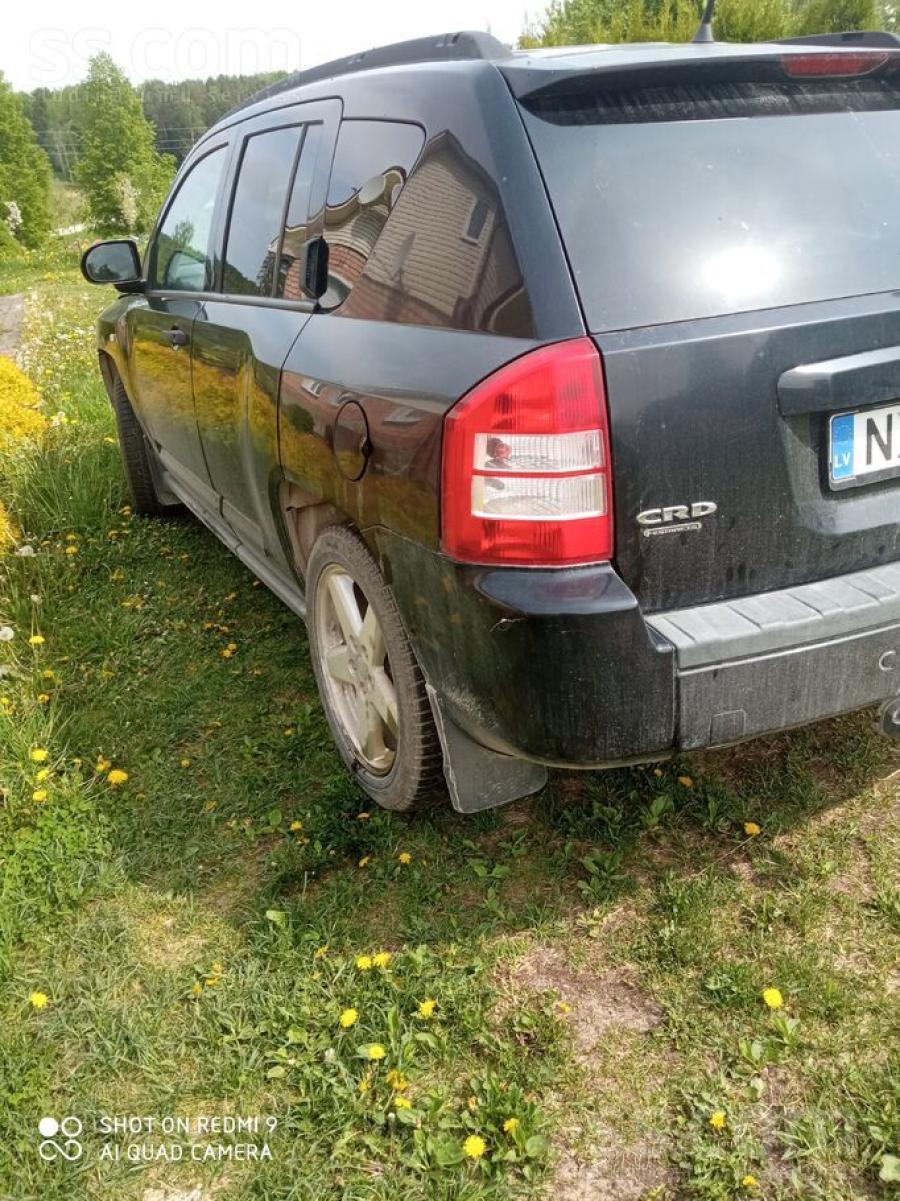 Black Jeep Compass 2007 in Kraslava, with an engine capacity of 1.90 L and mileage of 333 thousand km for 1650 €, photo 3 on AUTOMOTO.COM.LV