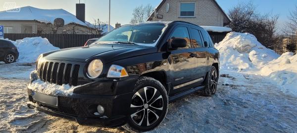 Black Jeep Compass 2008 in Kretinga, with an engine capacity of 2.00 L and mileage of 218 thousand km for 4550 €, photo 3 on AUTOMOTO.COM.LV