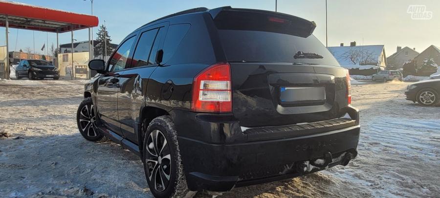 Black Jeep Compass 2008 in Kretinga, with an engine capacity of 2.00 L and mileage of 218 thousand km for 4550 €, photo 17 on AUTOMOTO.COM.LV