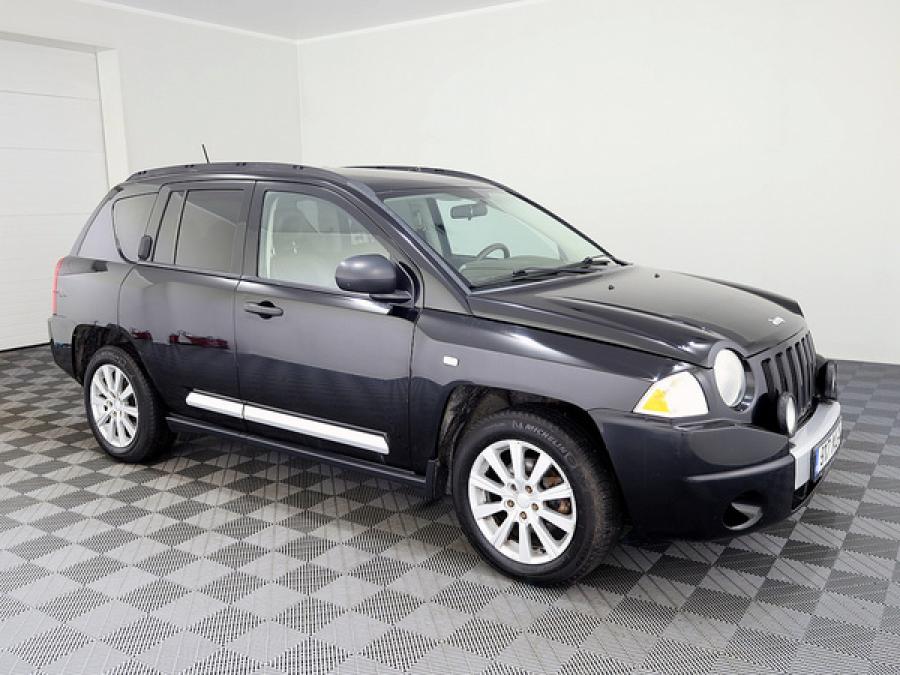Black Jeep Compass 2008 in Tallinn, with an engine capacity of 2.40 L and mileage of 215 thousand km for 1999 €, photo 1 on AUTOMOTO.COM.LV