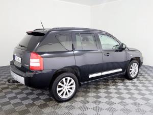 Black Jeep Compass 2008 in Tallinn, with an engine capacity of 2.40 L and mileage of 215 thousand km for 1999 €, photo 4 on AUTOMOTO.COM.LV