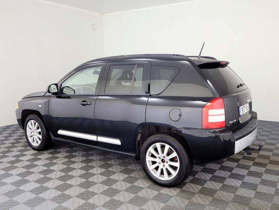 Black Jeep Compass 2008 in Tallinn, with an engine capacity of 2.40 L and mileage of 215 thousand km for 1999 €, photo 5 on AUTOMOTO.COM.LV