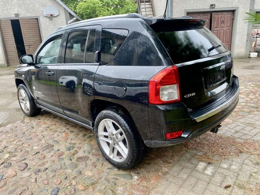 Melns Jeep Compass 2011 Šauļi, ar dzinēja tilpumu 2.14 L un nobraukumu 180 tūkst. km par 4500 €, foto 7 vietnē AUTOMOTO.COM.LV