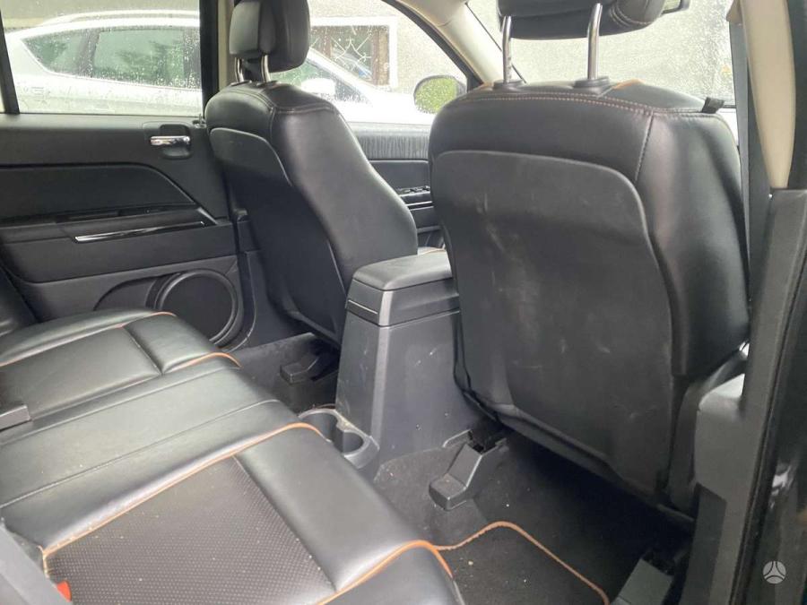 Melns Jeep Compass 2011 Šauļi, ar dzinēja tilpumu 2.14 L un nobraukumu 180 tūkst. km par 4500 €, foto 11 vietnē AUTOMOTO.COM.LV