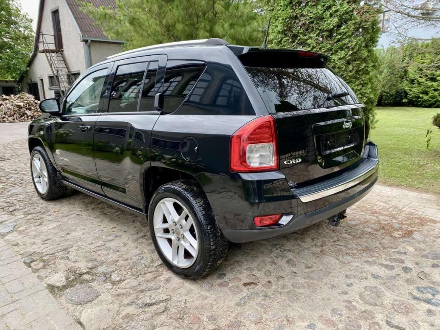 Melns Jeep Compass 2011 Šauļi, ar dzinēja tilpumu 2.14 L un nobraukumu 188 tūkst. km par 4999 €, foto 5 vietnē AUTOMOTO.COM.LV