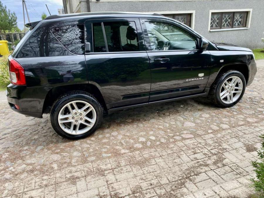 Melns Jeep Compass 2011 Šauļi, ar dzinēja tilpumu 2.14 L un nobraukumu 188 tūkst. km par 4999 €, foto 6 vietnē AUTOMOTO.COM.LV