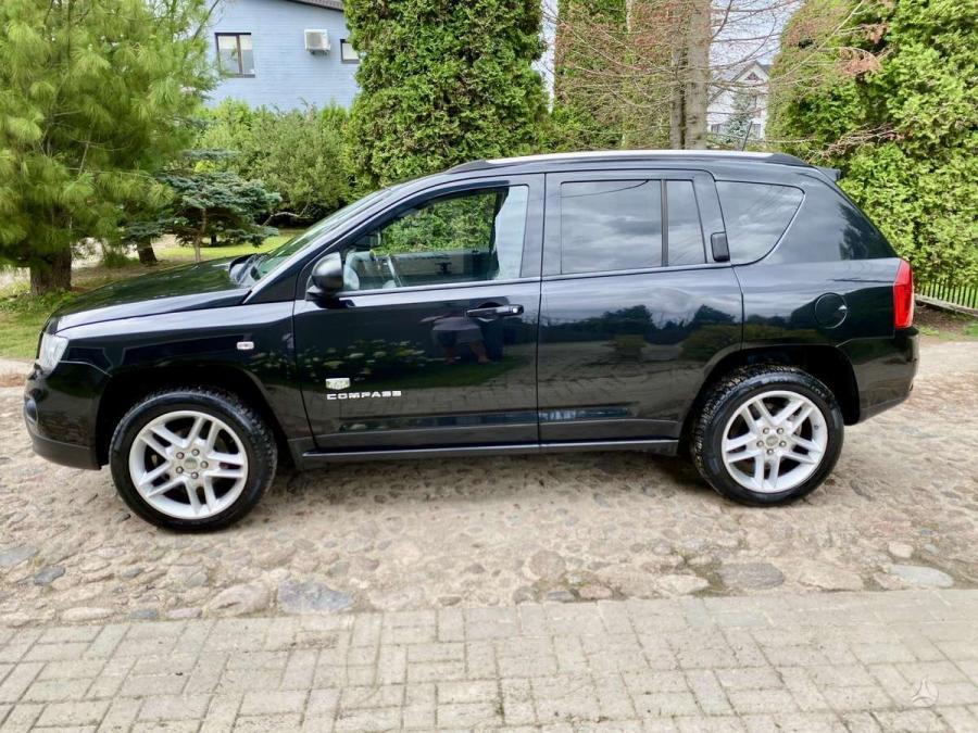 Melns Jeep Compass 2011 Šauļi, ar dzinēja tilpumu 2.14 L un nobraukumu 188 tūkst. km par 4999 €, foto 7 vietnē AUTOMOTO.COM.LV
