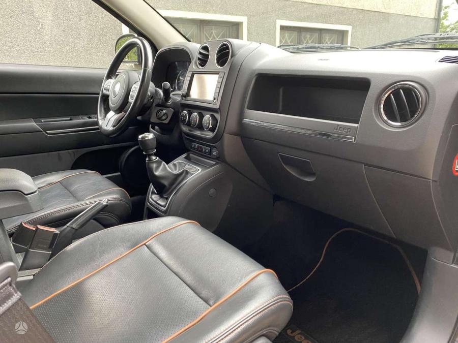 Melns Jeep Compass 2011 Šauļi, ar dzinēja tilpumu 2.14 L un nobraukumu 188 tūkst. km par 4999 €, foto 10 vietnē AUTOMOTO.COM.LV