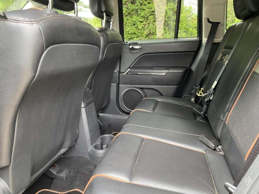 Melns Jeep Compass 2011 Šauļi, ar dzinēja tilpumu 2.14 L un nobraukumu 188 tūkst. km par 4999 €, foto 13 vietnē AUTOMOTO.COM.LV