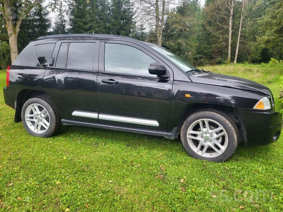 Melns Jeep Compass 2011 Liepāja, ar dzinēja tilpumu 2.20 L un nobraukumu 285 tūkst. km par 5400 €, foto 3 vietnē AUTOMOTO.COM.LV