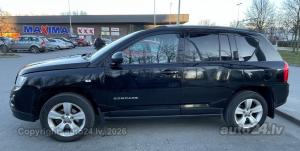 Black Jeep Compass 2012 in Tallinn, with an engine capacity of 2.40 L and mileage of 297 thousand km for 3800 €, photo 3 on AUTOMOTO.COM.LV