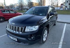 Black Jeep Compass 2012 in Tallinn, with an engine capacity of 2.40 L and mileage of 297 thousand km for 3800 €, photo 6 on AUTOMOTO.COM.LV