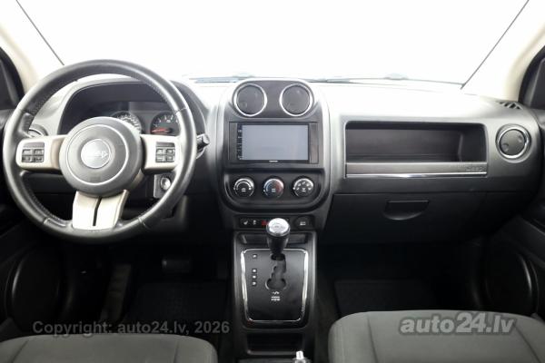 Black Jeep Compass 2012 in Tallinn, with an engine capacity of 2.40 L and mileage of 298 thousand km for 3499 €, photo 5 on AUTOMOTO.COM.LV