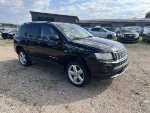 Melns Jeep Compass 2012 Tauragė, ar dzinēja tilpumu 2.14 L un nobraukumu 250 tūkst. km par 2500 €, foto  vietnē AUTOMOTO.COM.LV