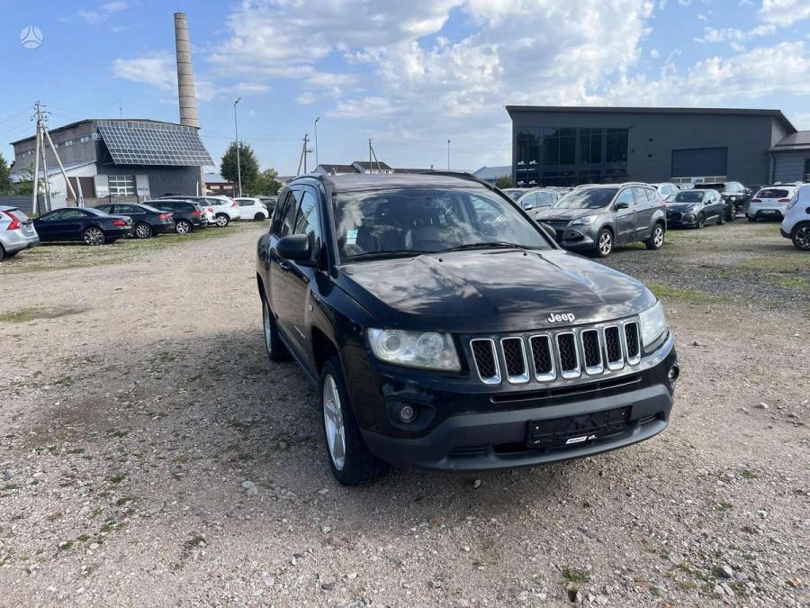 Black Jeep Compass 2012 in Taurage, with an engine capacity of 2.14 L and mileage of 250 thousand km for 2500 €, photo 7 on AUTOMOTO.COM.LV