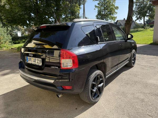 Melns Jeep Compass 2012 Varėna, ar dzinēja tilpumu 2.14 L un nobraukumu 182 tūkst. km par 4650 €, foto 5 vietnē AUTOMOTO.COM.LV