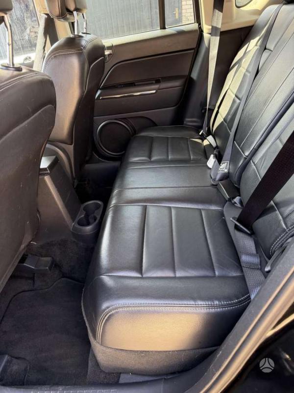 Melns Jeep Compass 2012 Varėna, ar dzinēja tilpumu 2.14 L un nobraukumu 182 tūkst. km par 4650 €, foto 7 vietnē AUTOMOTO.COM.LV
