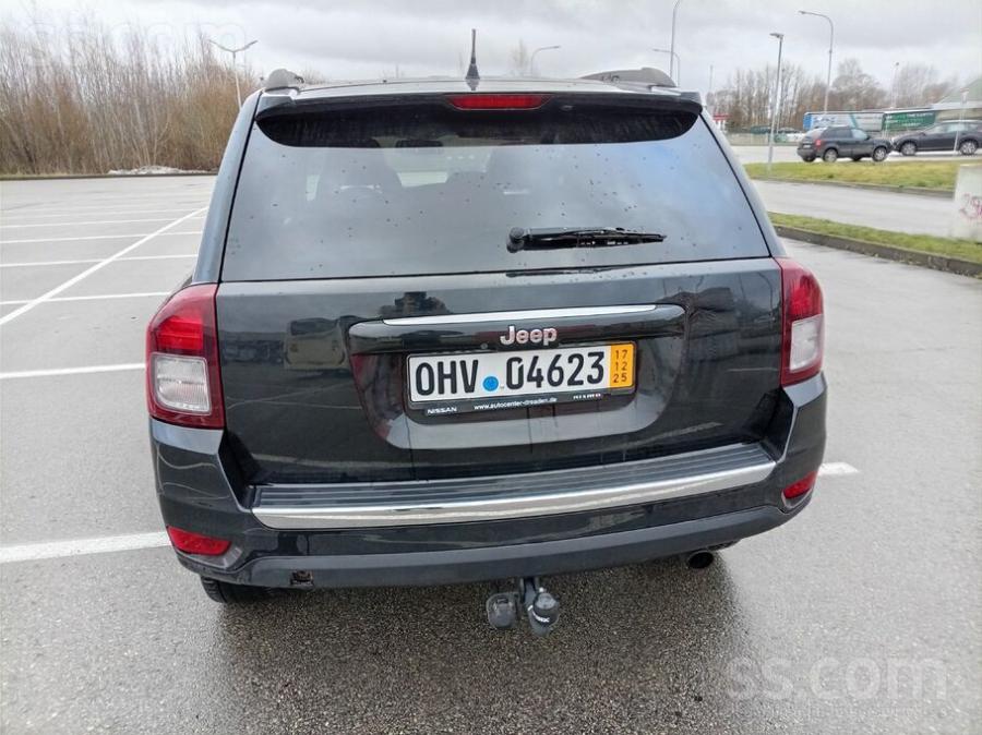 Black Jeep Compass 2014 in Daugavpils, with an engine capacity of 2.20 L and mileage of 131 thousand km for 6400 €, photo 15 on AUTOMOTO.COM.LV