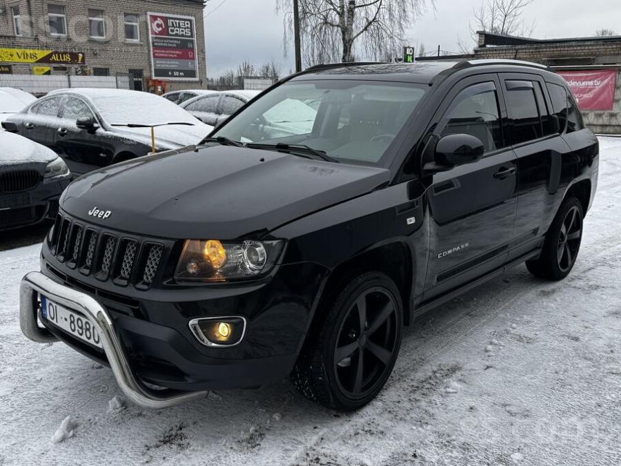Black Jeep Compass 2014 in Daugavpils, with an engine capacity of 2.20 L and mileage of 0 thousand km for 6400 €, photo 3 on AUTOMOTO.COM.LV