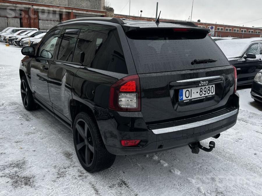 Black Jeep Compass 2014 in Daugavpils, with an engine capacity of 2.20 L and mileage of 0 thousand km for 6400 €, photo 4 on AUTOMOTO.COM.LV