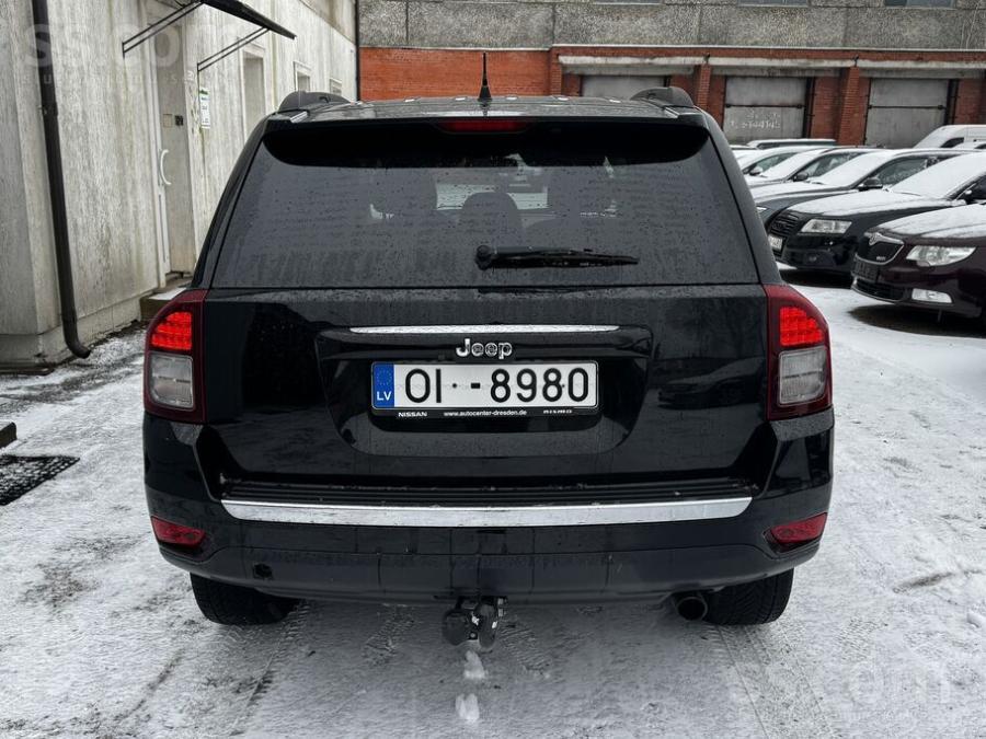 Black Jeep Compass 2014 in Daugavpils, with an engine capacity of 2.20 L and mileage of 0 thousand km for 6400 €, photo 5 on AUTOMOTO.COM.LV
