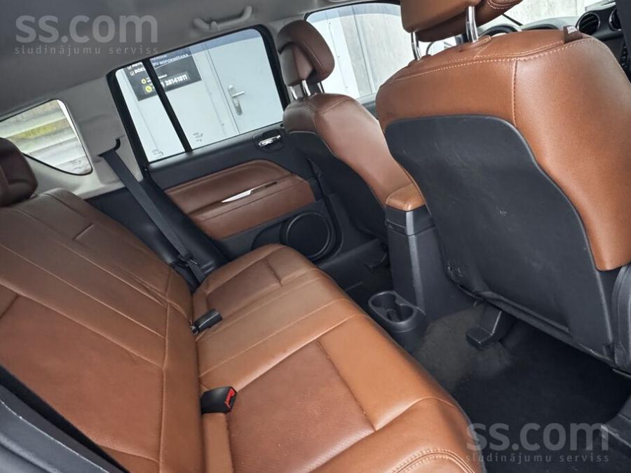 Black Jeep Compass 2014 in Daugavpils, with an engine capacity of 2.20 L and mileage of 0 thousand km for 6400 €, photo 17 on AUTOMOTO.COM.LV