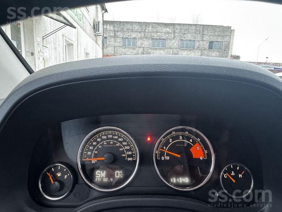 Black Jeep Compass 2014 in Daugavpils, with an engine capacity of 2.20 L and mileage of 0 thousand km for 6400 €, photo 26 on AUTOMOTO.COM.LV