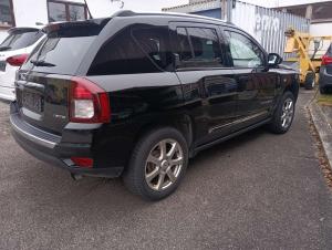 Black Jeep Compass 2014 in Utena, with an engine capacity of 2.14 L and mileage of 189 thousand km for 7990 €, photo 3 on AUTOMOTO.COM.LV