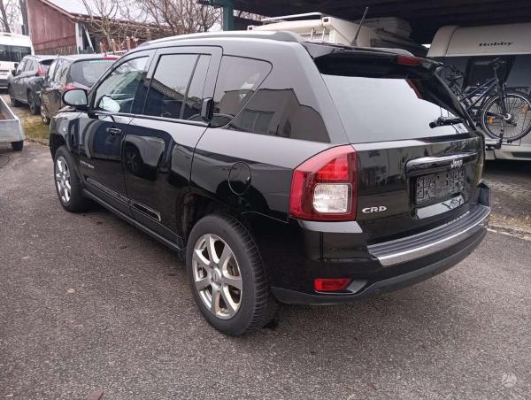 Black Jeep Compass 2014 in Utena, with an engine capacity of 2.14 L and mileage of 189 thousand km for 7990 €, photo 6 on AUTOMOTO.COM.LV