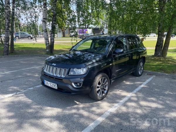 Black Jeep Compass 2014 in Riga, with an engine capacity of 2.20 L and mileage of 182 thousand km for 6390 €, photo 1 on AUTOMOTO.COM.LV