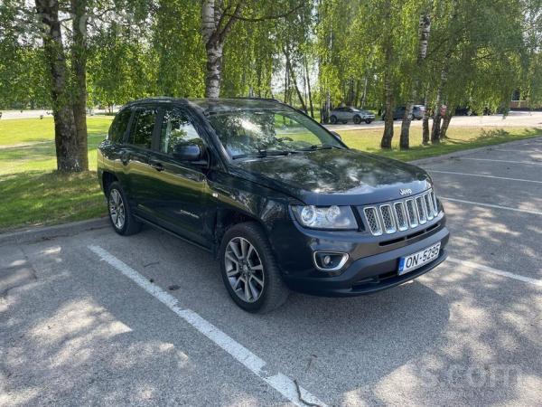 Black Jeep Compass 2014 in Riga, with an engine capacity of 2.20 L and mileage of 182 thousand km for 6390 €, photo 3 on AUTOMOTO.COM.LV